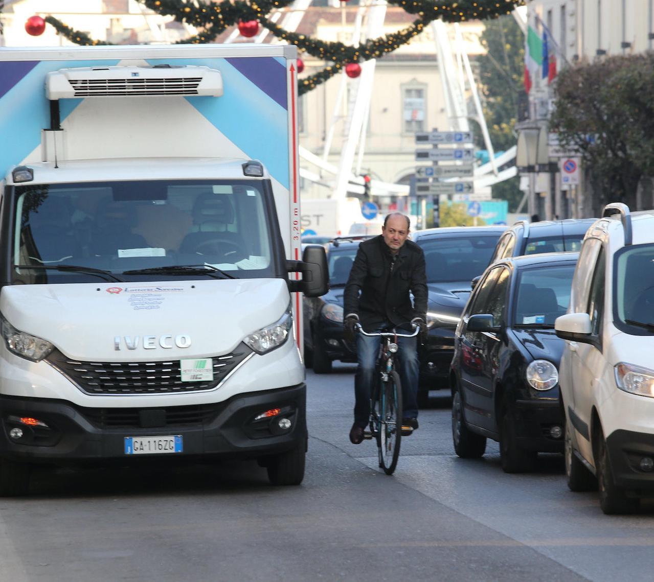 Ciclabile di corso Milano: "Ora serve una svolta"