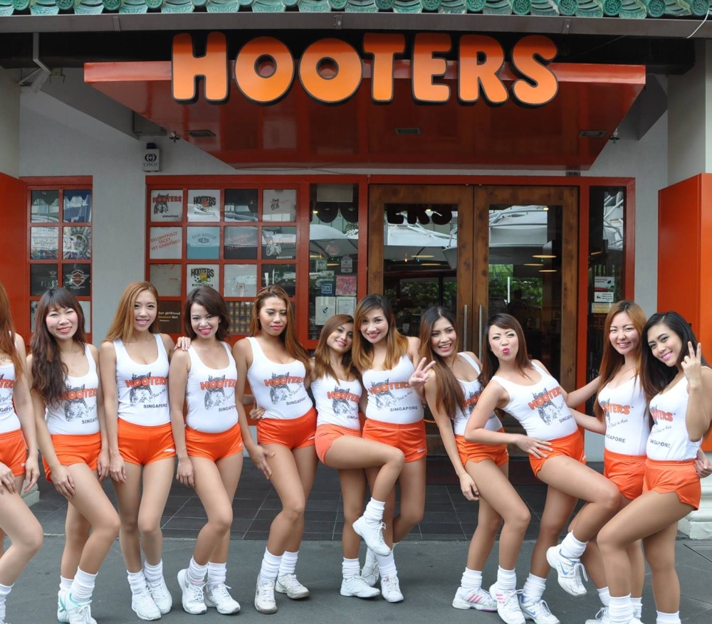 End of an era for the male gaze: Hooters to shut its only Singapore ...