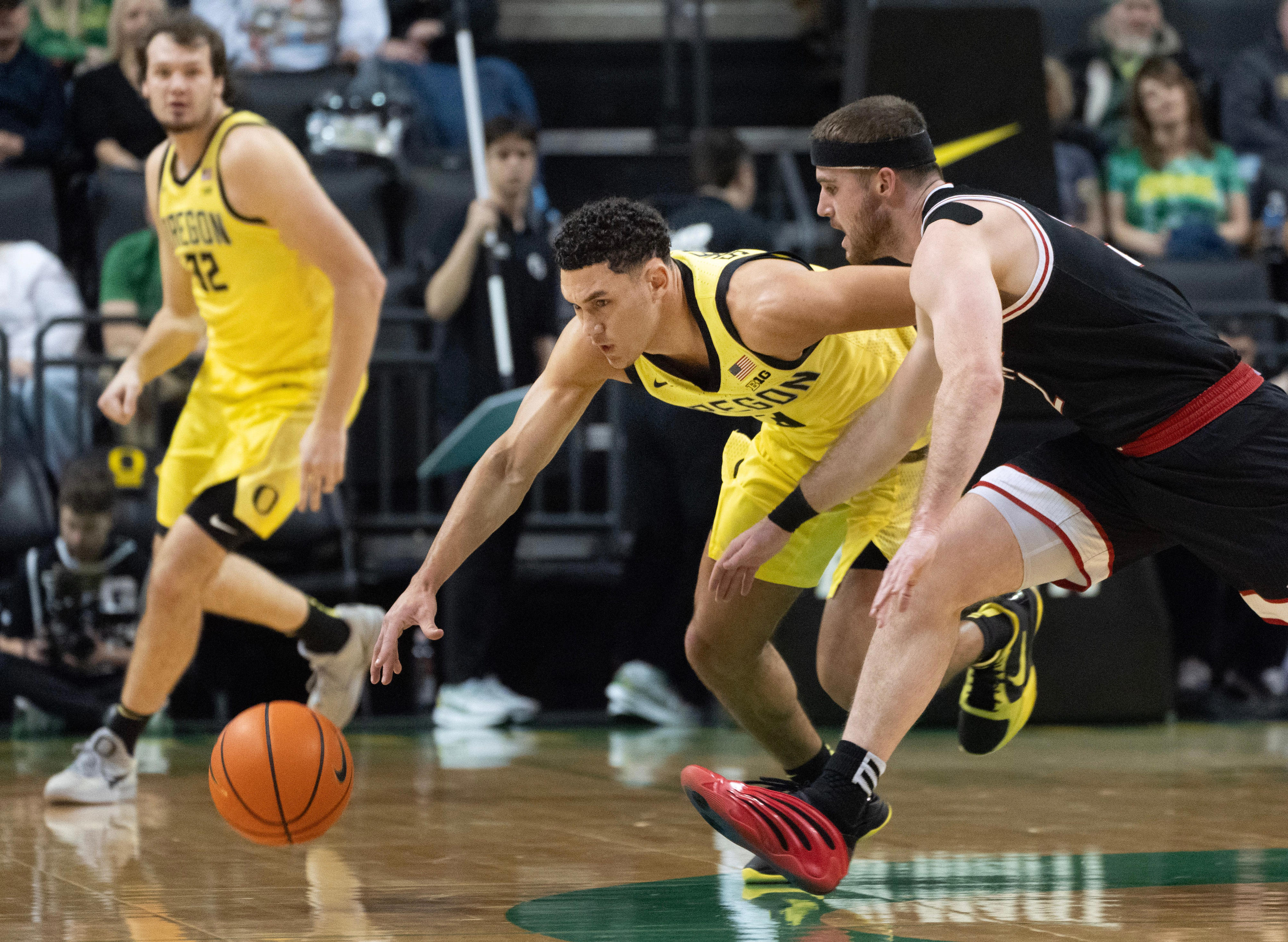 Oregon point guard Jackson Shelstad might be out for rest of season