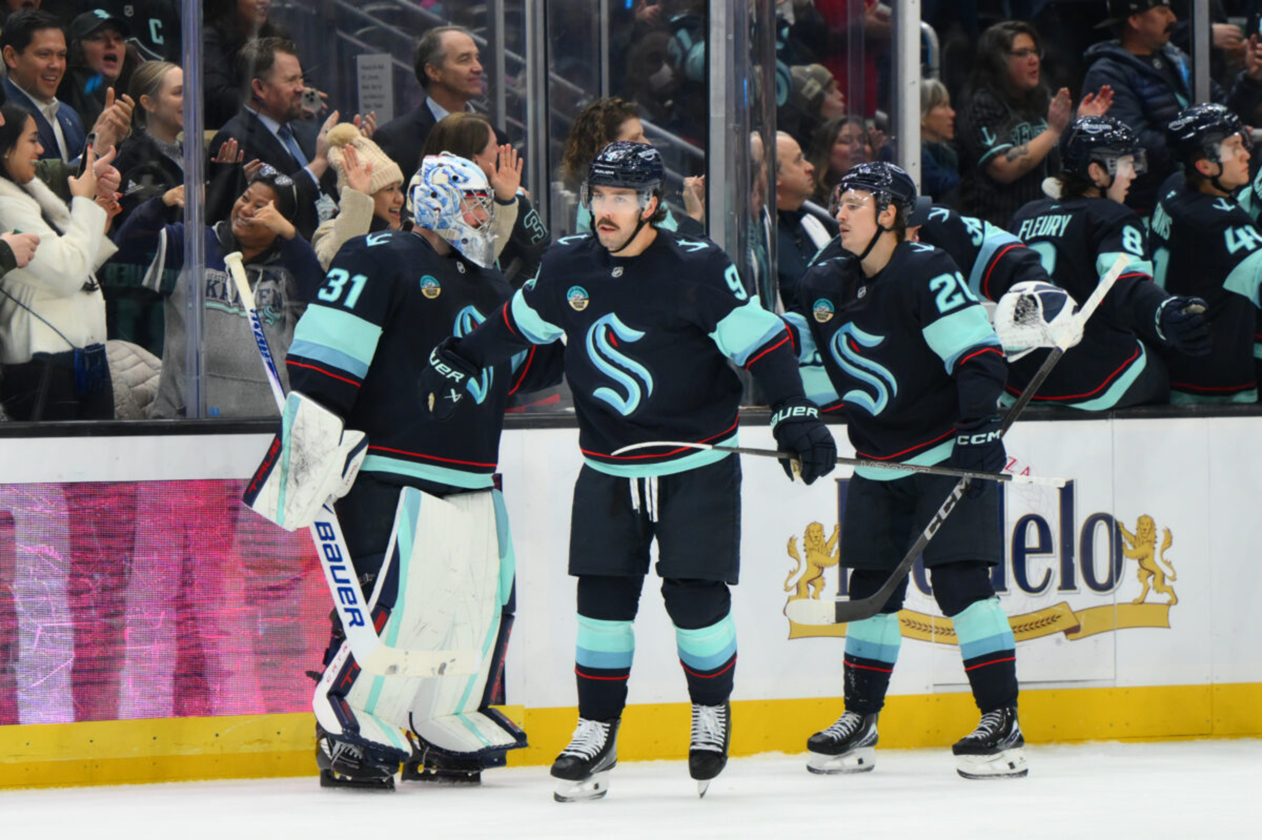 Tolvanen’s 3 points lead Kraken to 4-1 win over Flyers