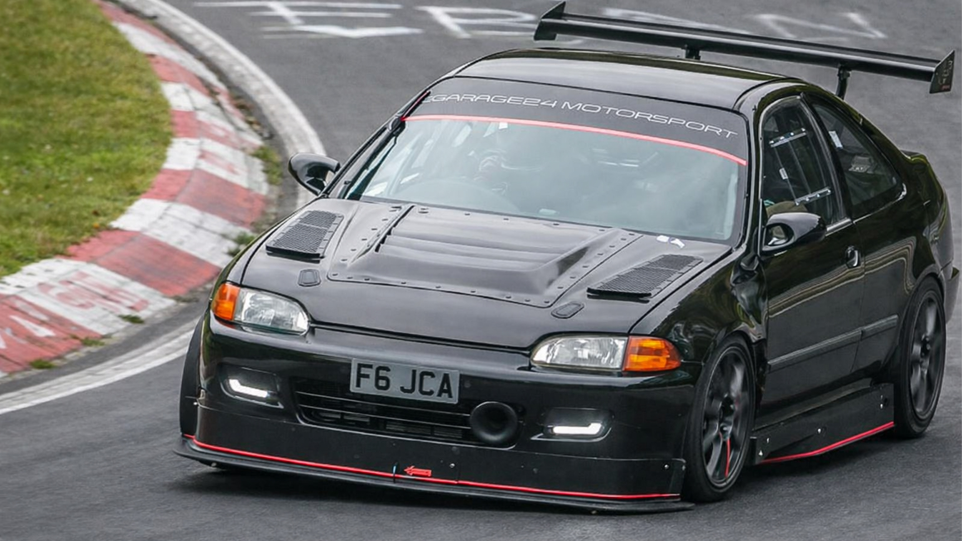 Full send Hondas battle hard at Nürburgring