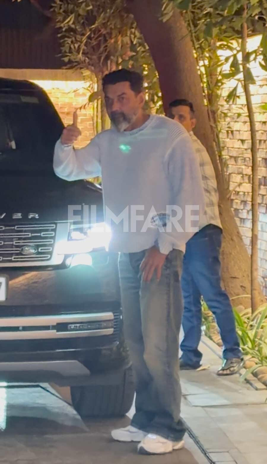 Photos: Bobby Deol interacts with paparazzi as he arrives with family ...