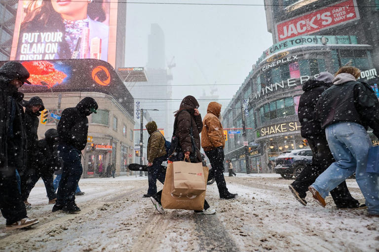 Freezing rain, blowing snow expected to slam much of Eastern Canada