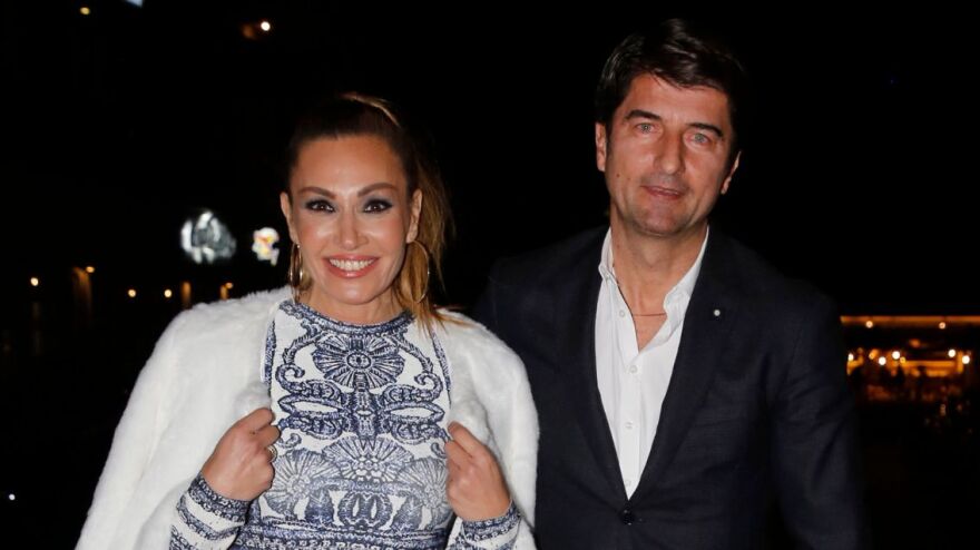 Ελένη Πετρουλάκη: Οι δίδυμες κόρες της διασκέδασαν στα μπουζούκια ...
