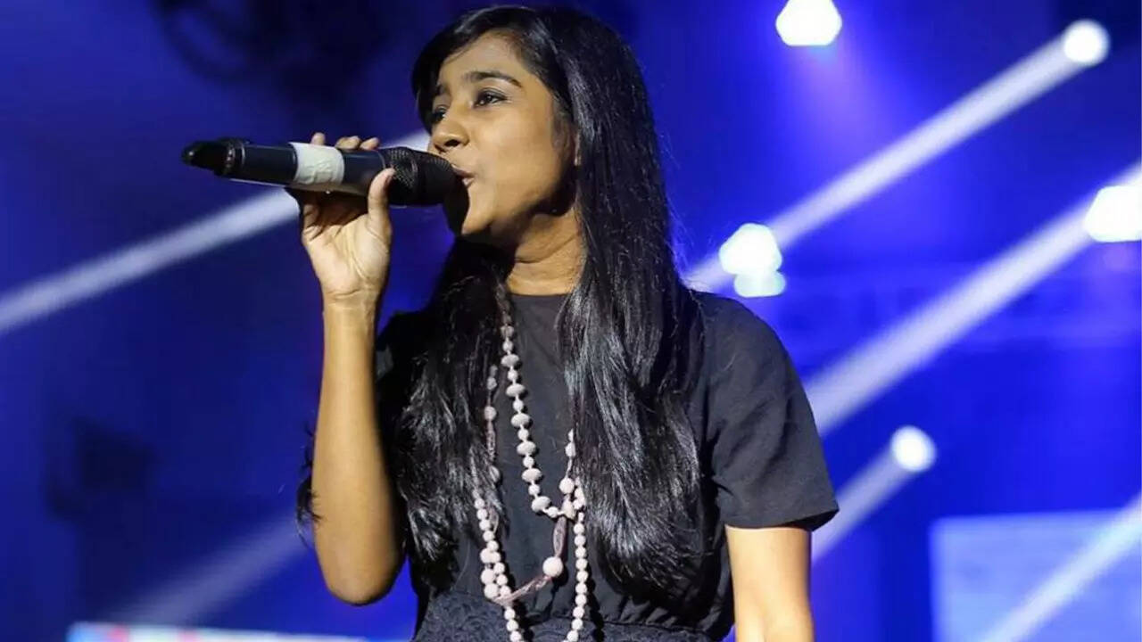 'Besharam Rang' singer Shilpa Rao reveals why she prefers performing ...