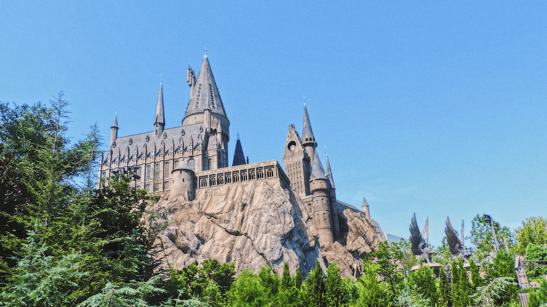 Only two hours away from London, the first Harry Potter themed hotel ...