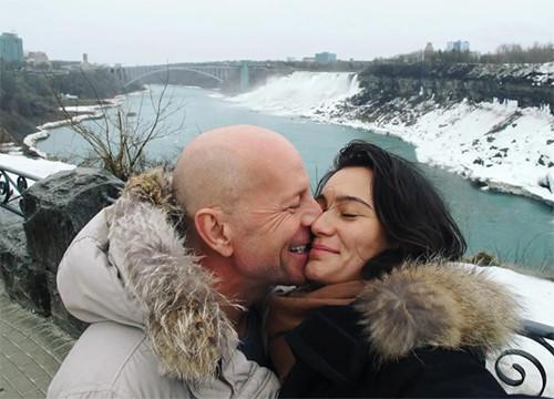 Bir zamanlar ne mutlu bir aileydik biz. Artık bayramlarımız bile elem dolu