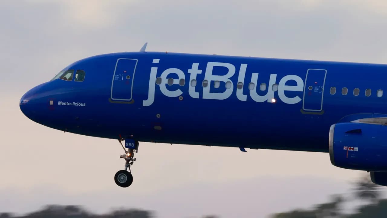 JetBlue’s high-stakes pivot: Can a budget airline really win the ...