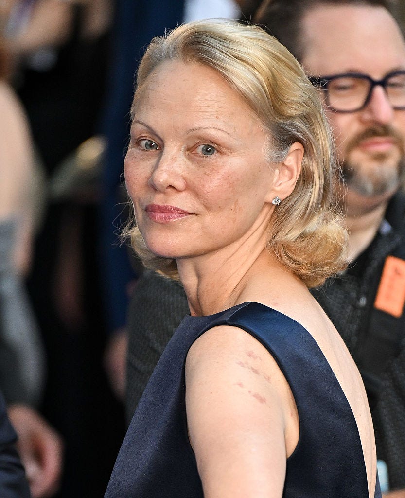 'Ghost lashes' were the biggest beauty trend of 2025: How to easily ...