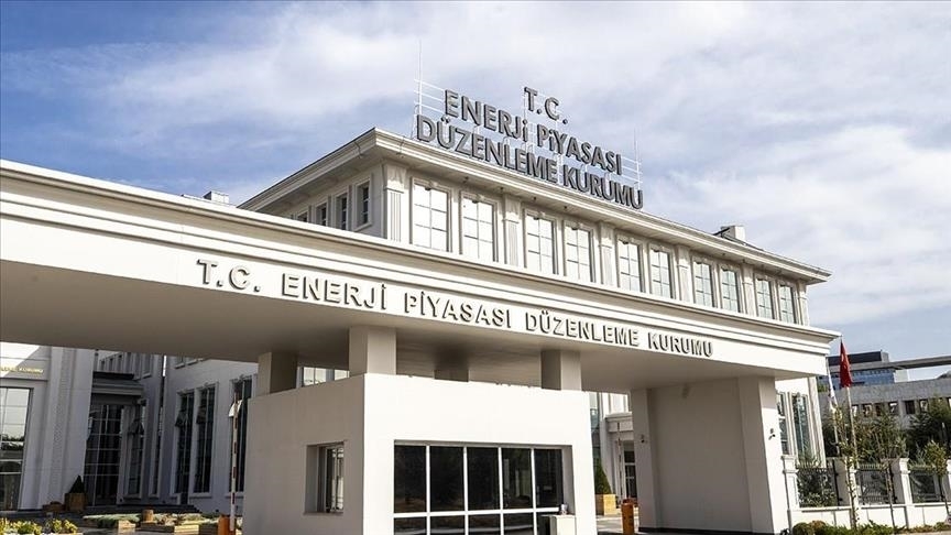 Elektrik piyasası lisans yönetmeliğinde yüzer GES'lerin tanımı güncellendi