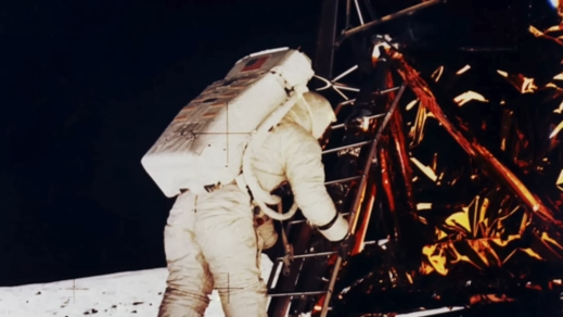 Flat earther tries to expose NASA using a fake image