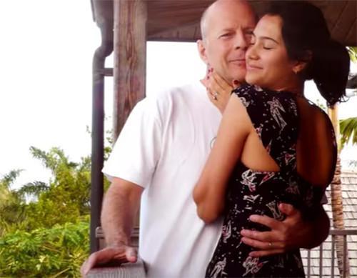 Bir zamanlar ne mutlu bir aileydik biz. Artık bayramlarımız bile elem dolu