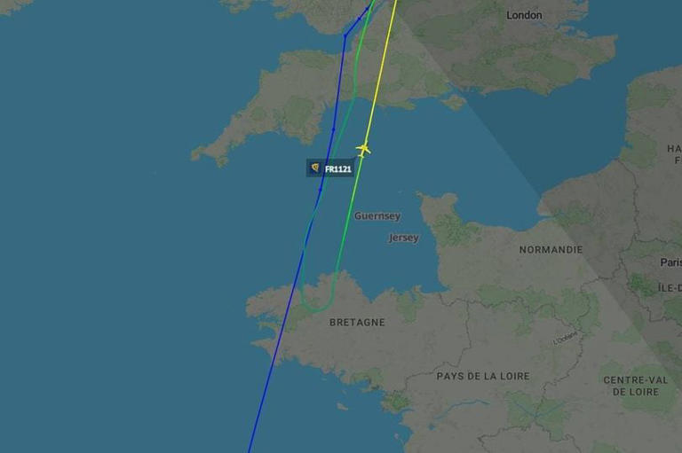 Ryanair 'horror' as major turbulence on Tenerife flight 'flings people ...