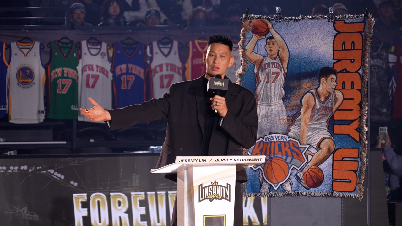 Thousands of fans for Jeremy Lin's jersey retirement ceremony