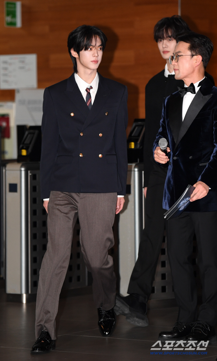 DOHOON, perfect visual