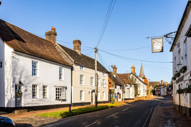 Grade II listed cottage dating from 1600s on sale for £1,325,000 in ...