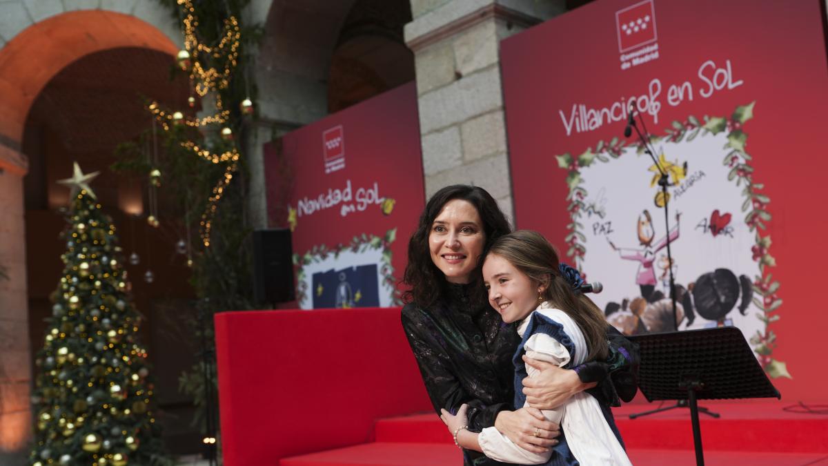 Lucía Torres, la joven que emocionó a Ayuso con sus villancicos en la ...