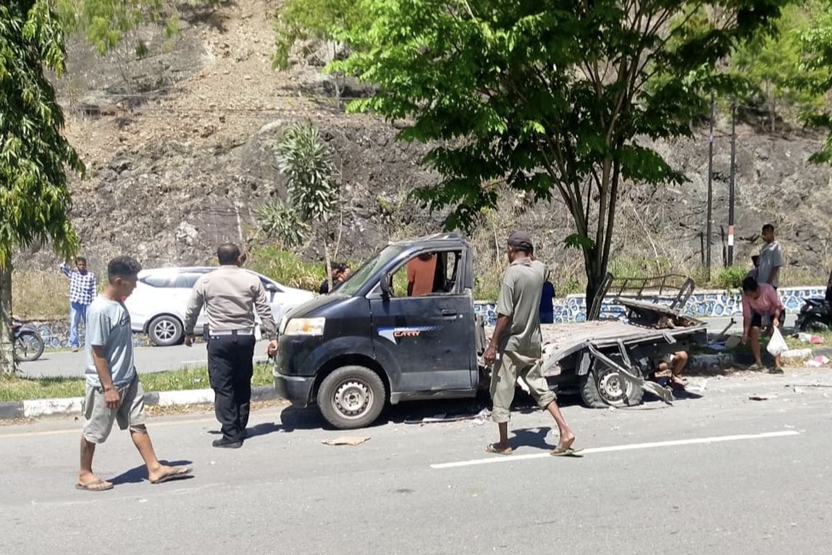 Ledakan dahsyat di Sentani Timur Jayapura, Suzuki Mega Carry porak ...