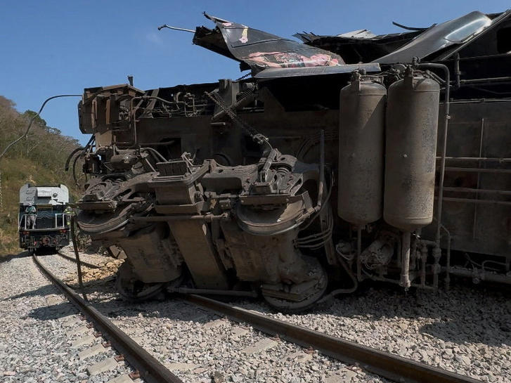 Tizenhárman meghaltak egy mexikói vonatbalesetben