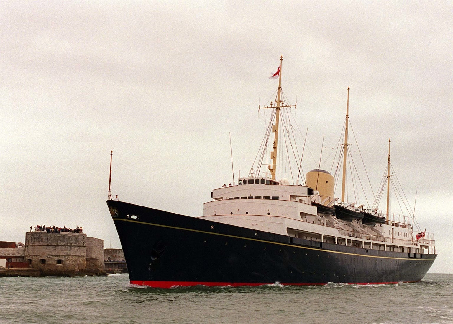 Concern about ‘superiority’ of royal yacht visiting Ireland in 1996