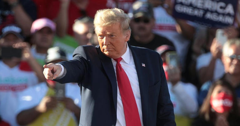 ‘Would you like food?’ Donald Trump taunts journalists in awkward exchange