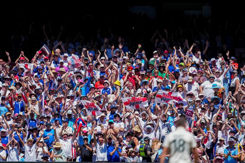 Cricket-MCG pitch rated 'unsatisfactory' after chaotic Ashes test