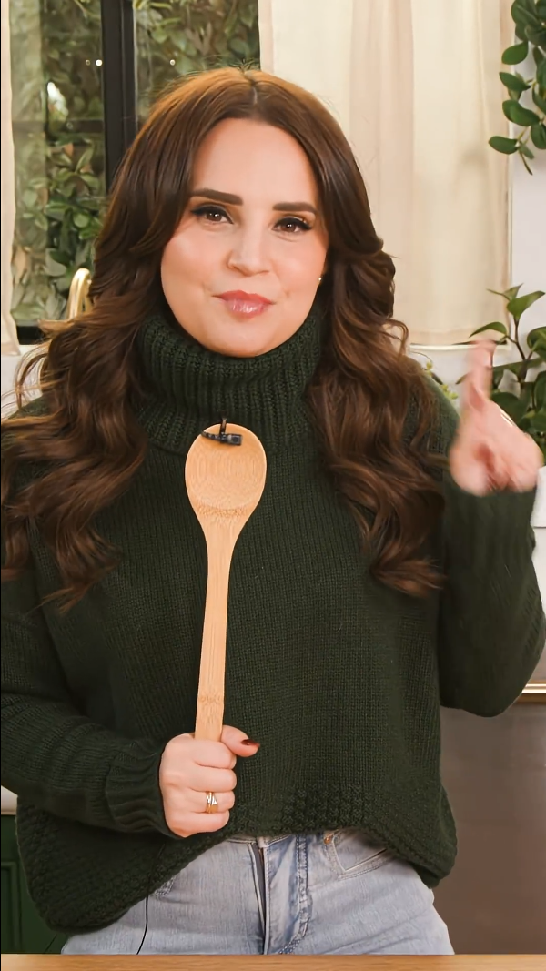 Making a classic rainbow cake