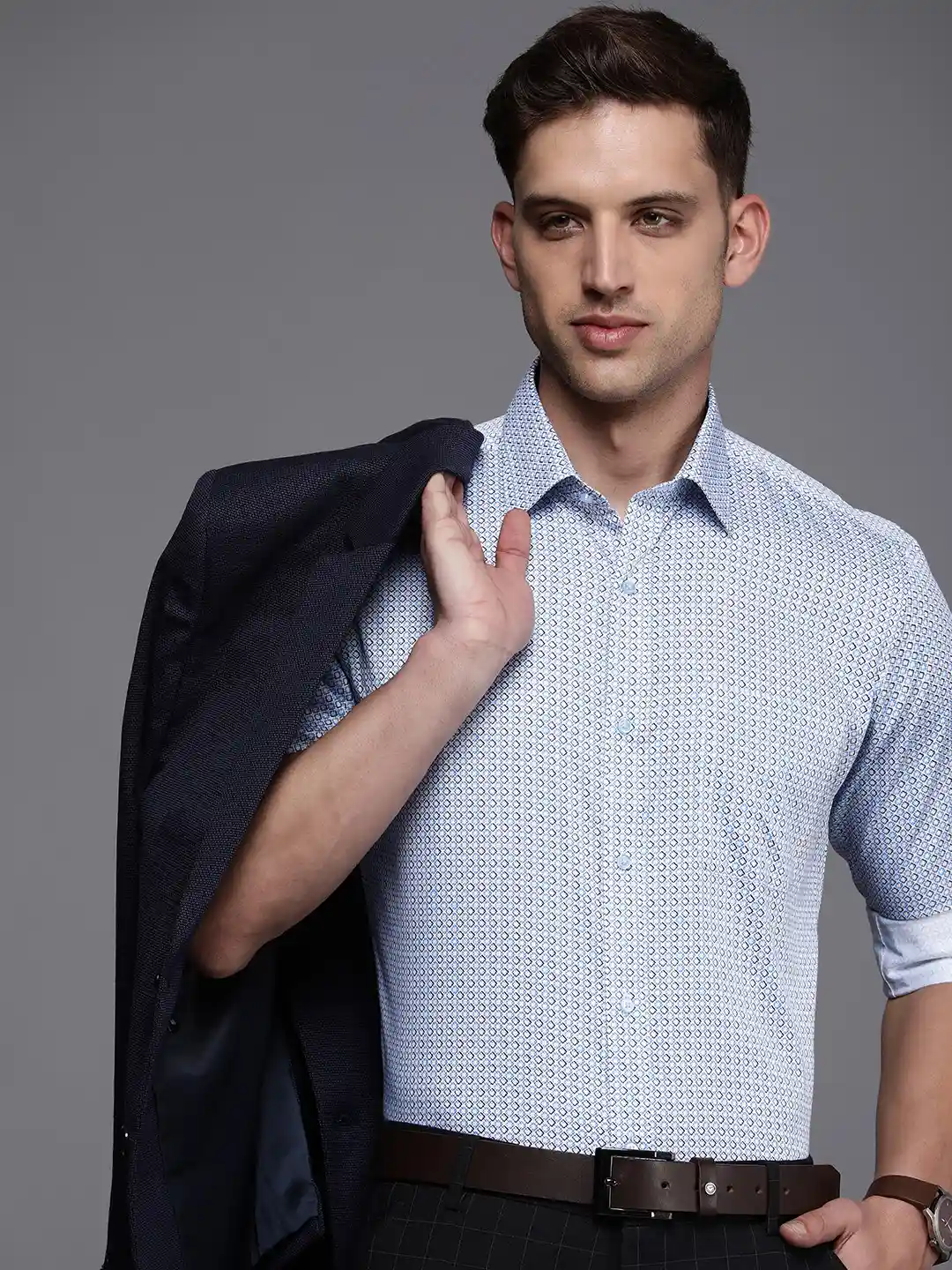 Best slim fit formal shirts for men to elevate office style on Myntra