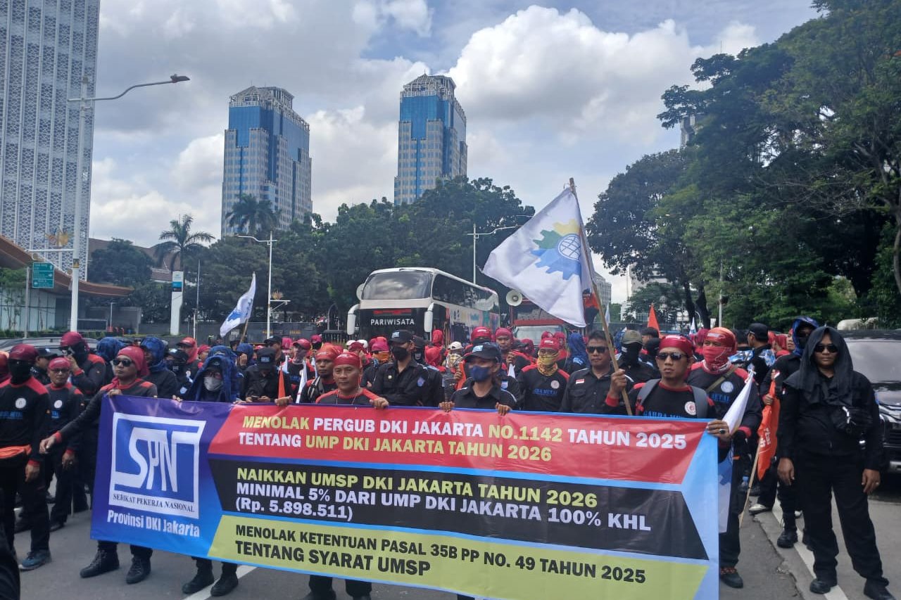 Serikat buruh protes UMP Jakarta lebih rendah dari upah pabrik panci di ...