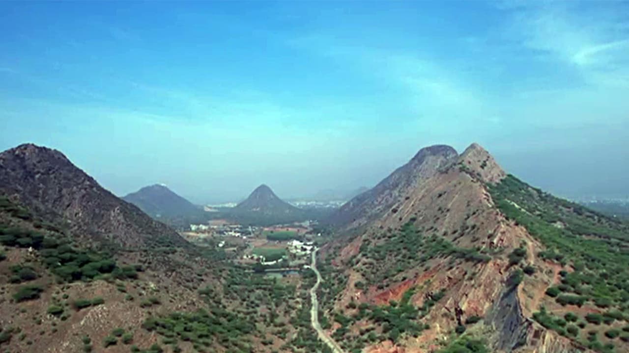 SC puts its Aravalli definition order in abeyance, forms new panel