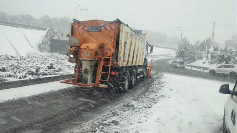 Gaziantep Büyükşehir, kar yağışına karşı tam kadro sahada