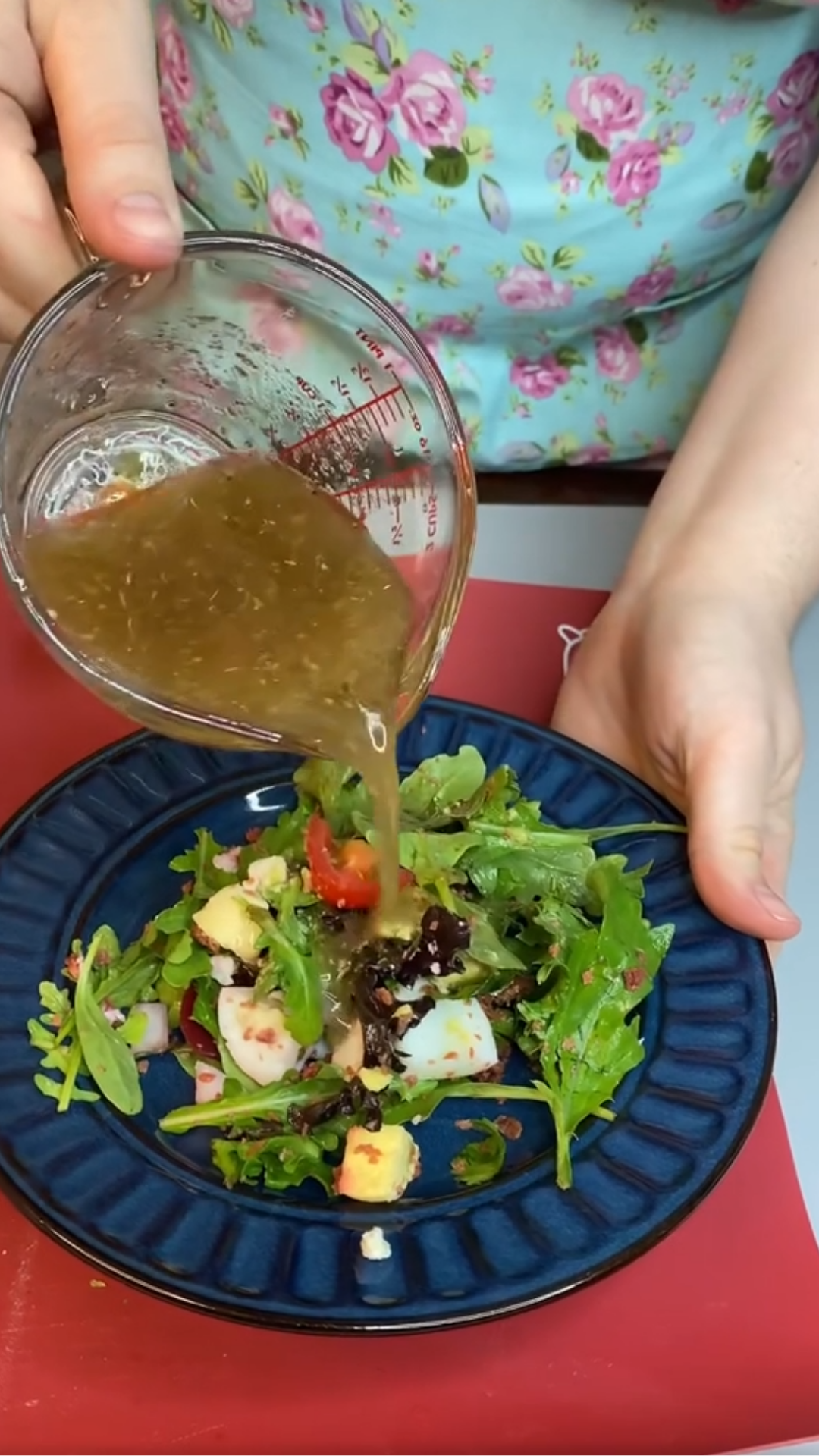Fresh & light salad for any day – easy recipe everyone will love
