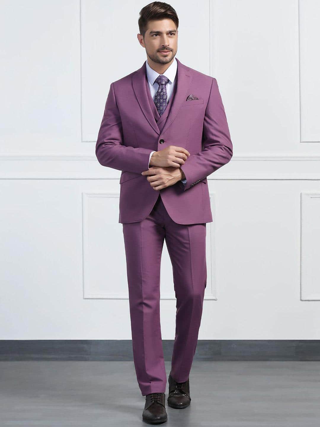 Best formal suits for men to achieve a sharp and confident look on Myntra