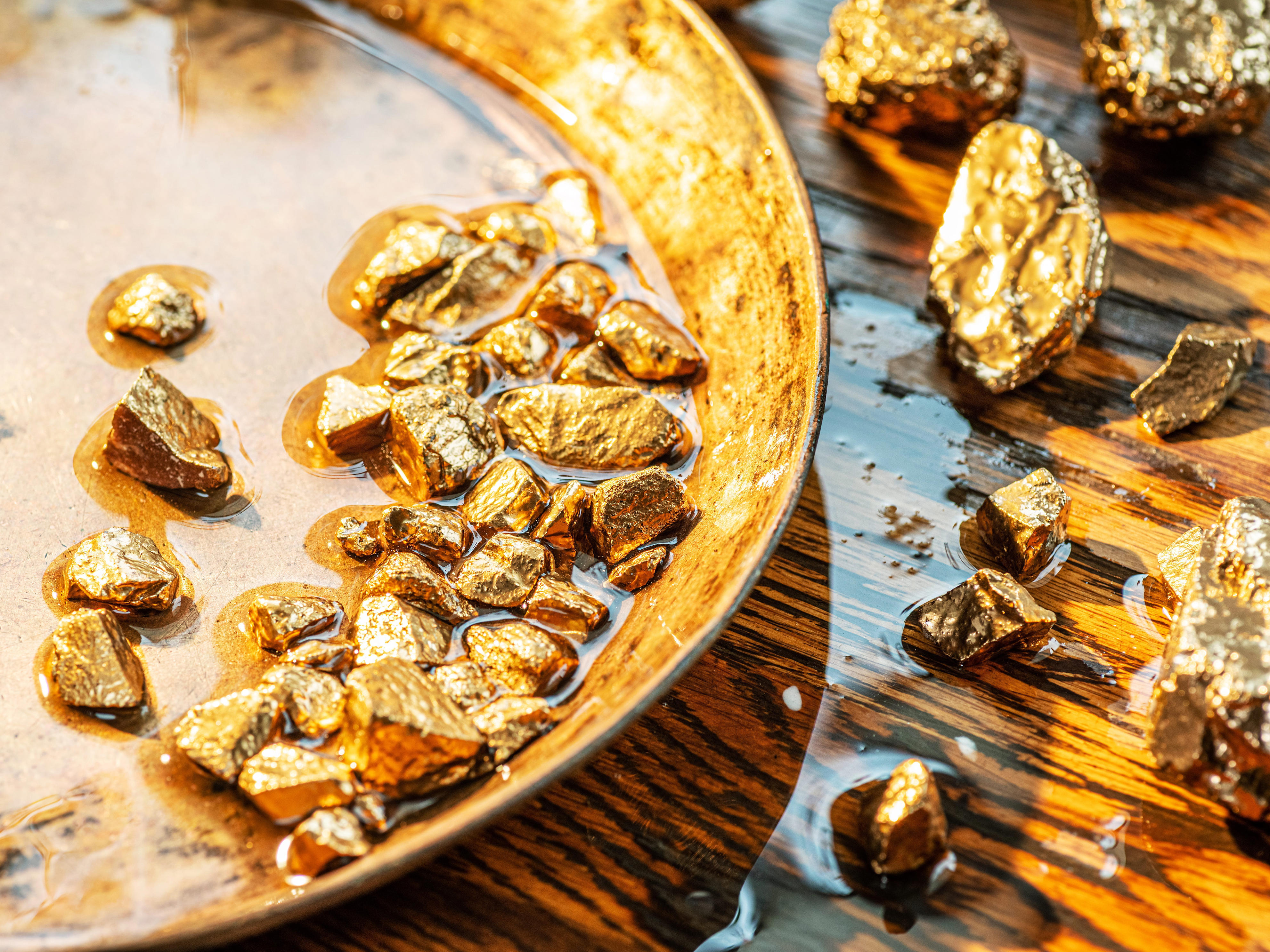 Everyone wants a piece of the latest hedge-fund gold rush — and ...