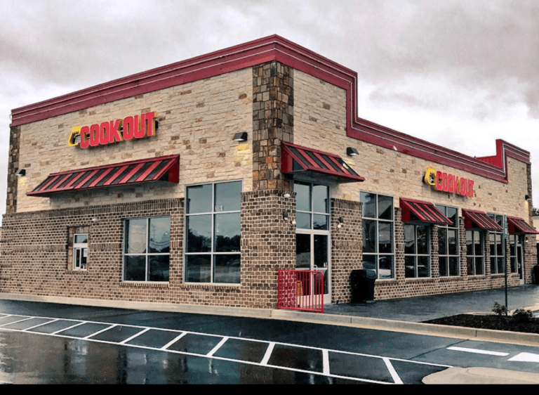 5 fast-food chains fans say have the best chili cheeseburgers