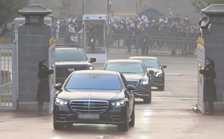 President Lee returns to Blue House in 'symbol of recovery and ...