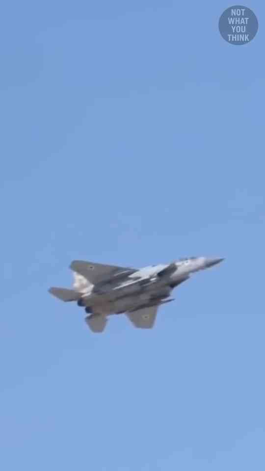 Landing aircraft with one wing