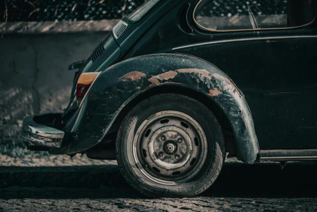 A practical guide to removing scratches from your car's paint