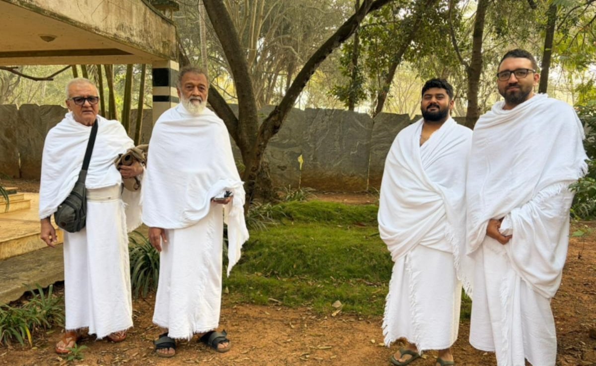 Months after Javed Akhtar controversy, Lucky Ali performs first Umrah ...