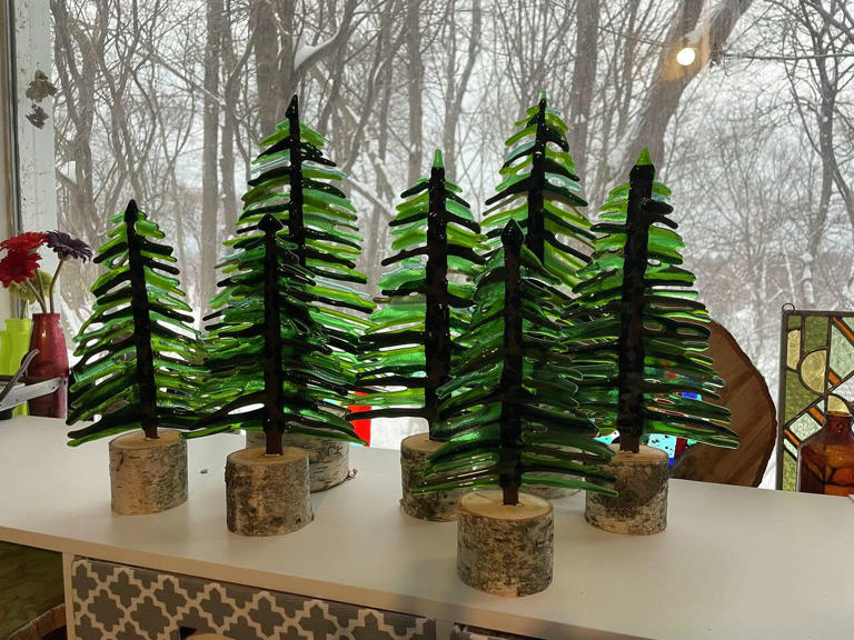 Manistee fused glass artist Wendy Bedolla shares her craft