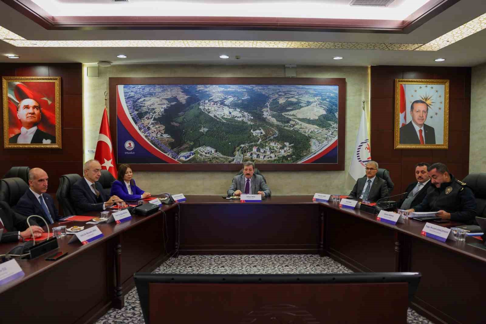 Vali Tavlı: "Bağımlılık yerine bağımsızlık diyoruz, gençlerimize sahip ...