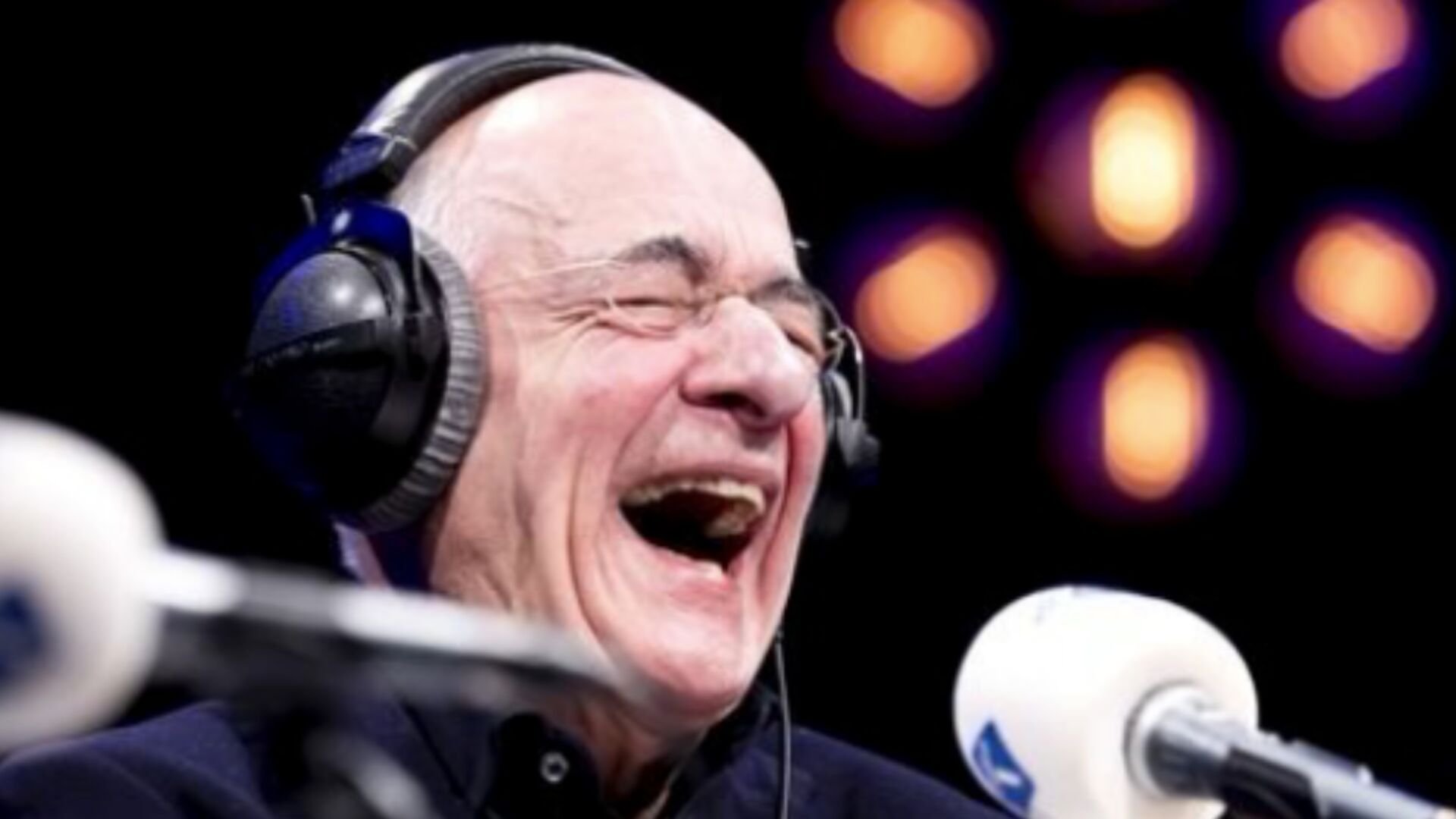 Frits Spits ontvangt speciale Gouden Ganzenveer voor zijn liefde voor taal