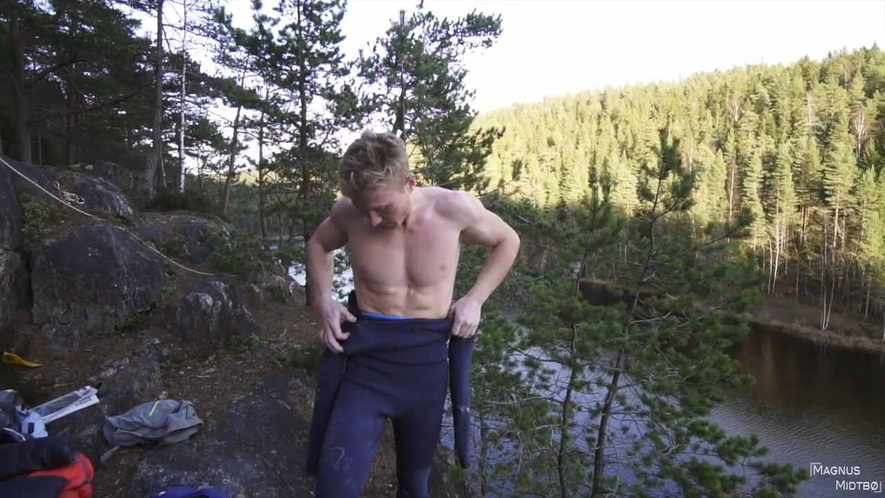 Can I deep water solo above freezing water?