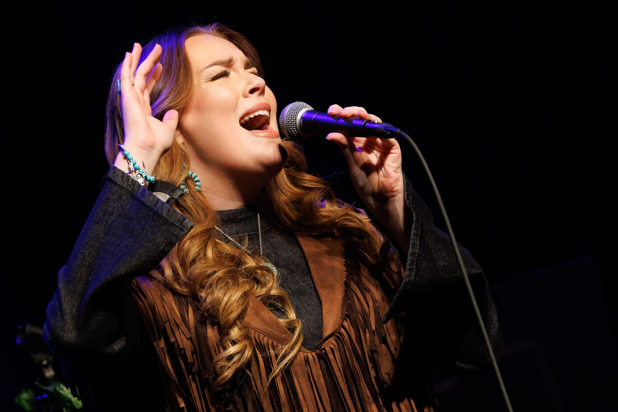 Sold-out crowd welcomes Aubrey Nicole home after 'The Voice' journey