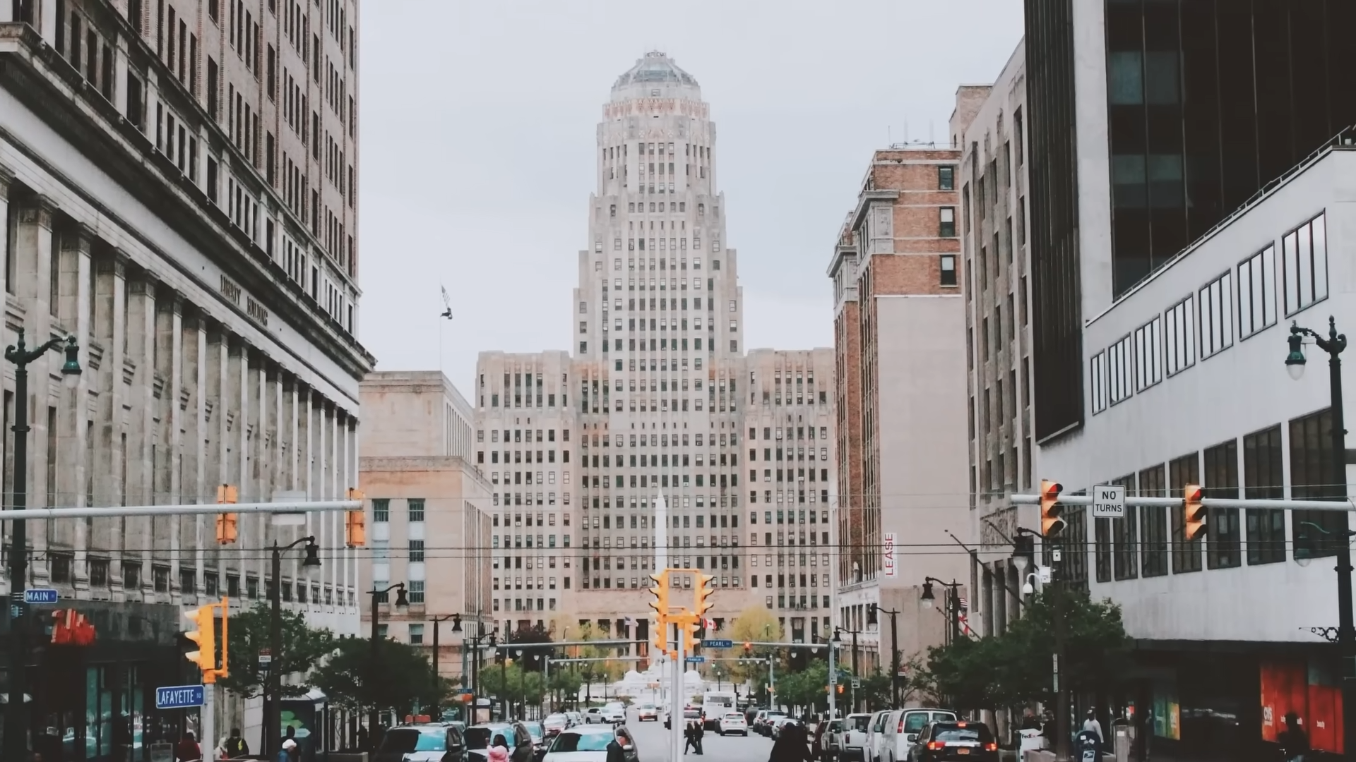 Why the Wonder Bread building still stands empty