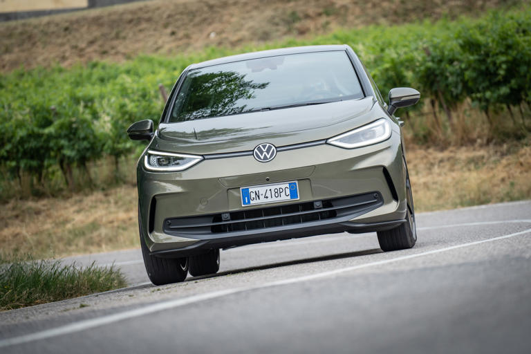 Volkswagen reintroduce la vendita tramite concessionari per le auto ...