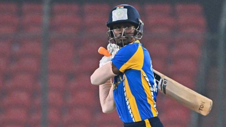 Delhi Capitals star hammers century, Shami picks up 3-fer as Bengal ...