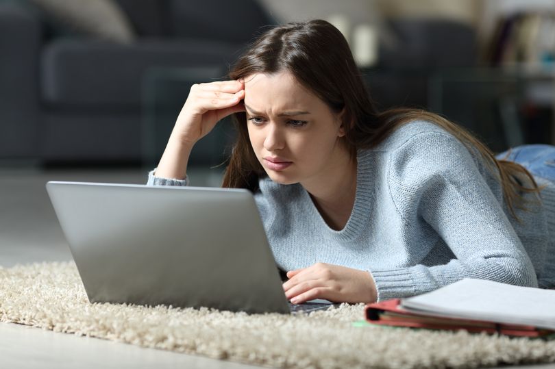 Bizarre optical illusion has social media users arguing over what they ...