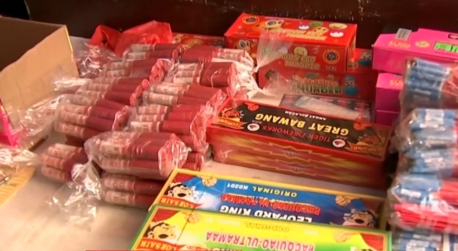 Divisoria vendors openly sell illegal firecrackers