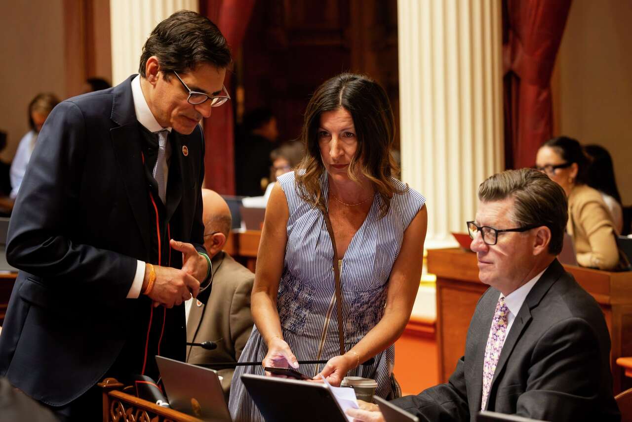 California doesn't need to be broken up. The Legislature needs more seats